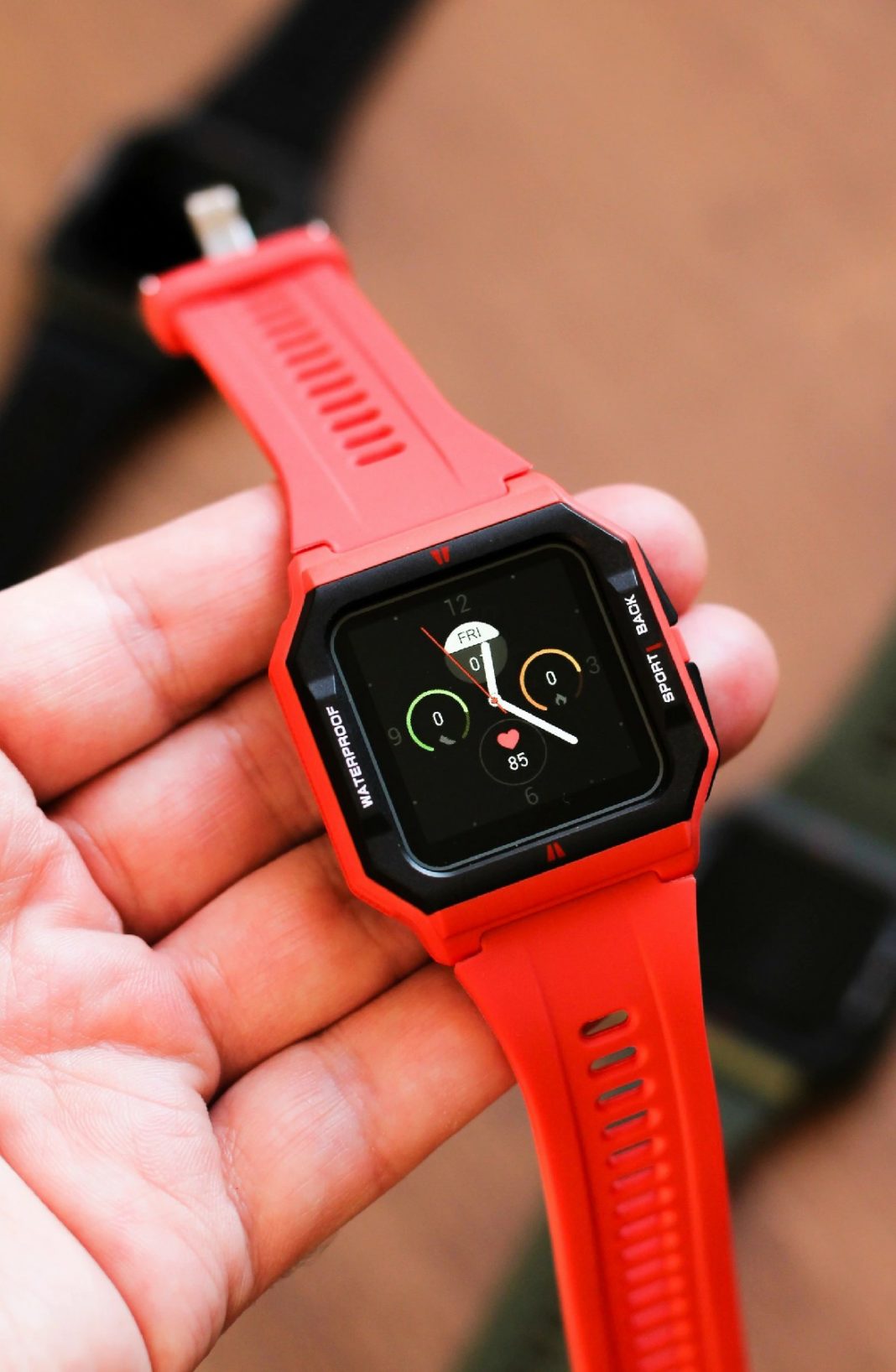 COLMI P10 Review - Best Budget Smartwatch With Rugged Design