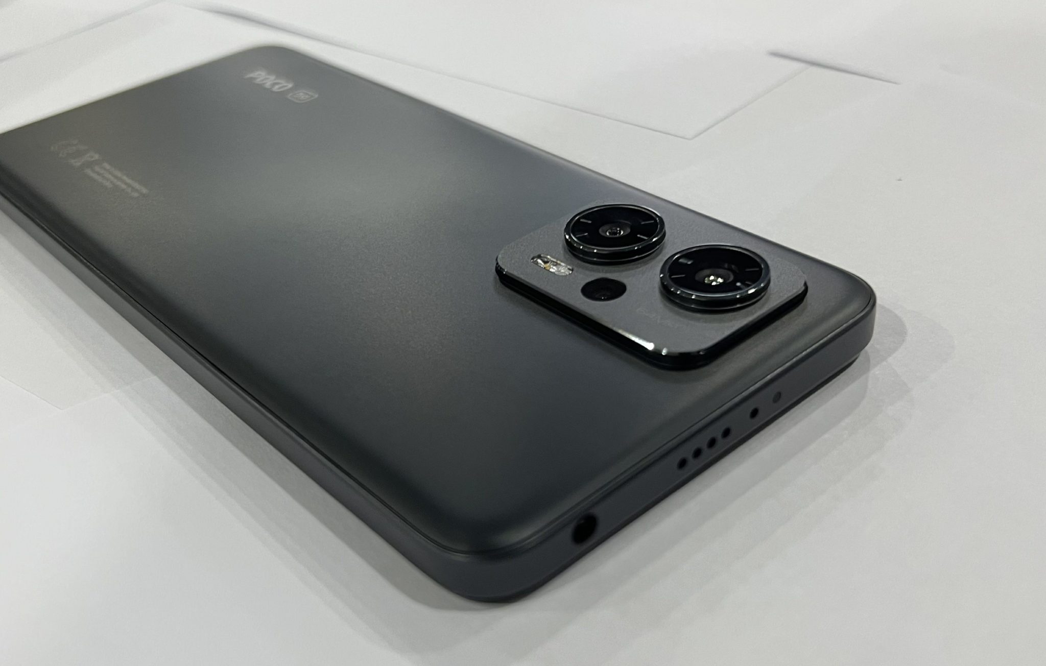 POCO X4 GT - The Best Smartphone Under $300 For Gamers?