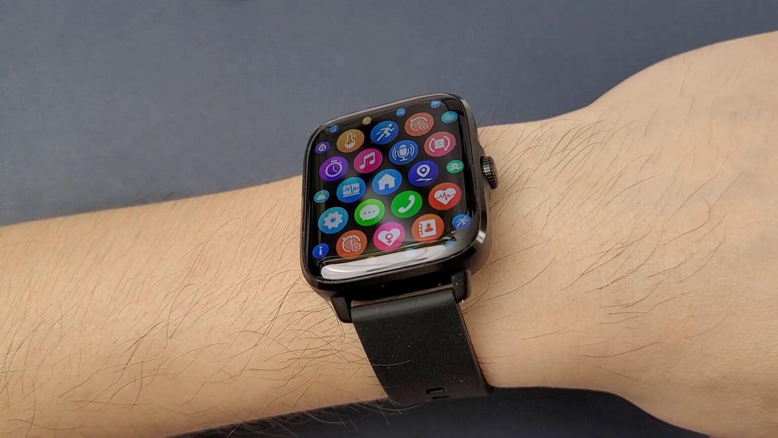 DT102 Smartwatch Review - Is it DT7 Max with a New Design?