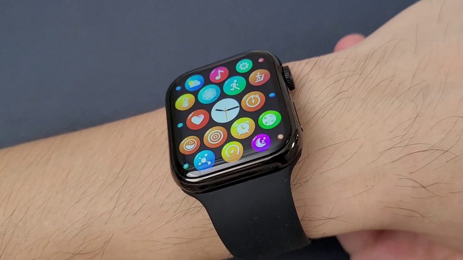 X7 Plus Smartwatch Review - Best Competitor to HW7 Max Clone?