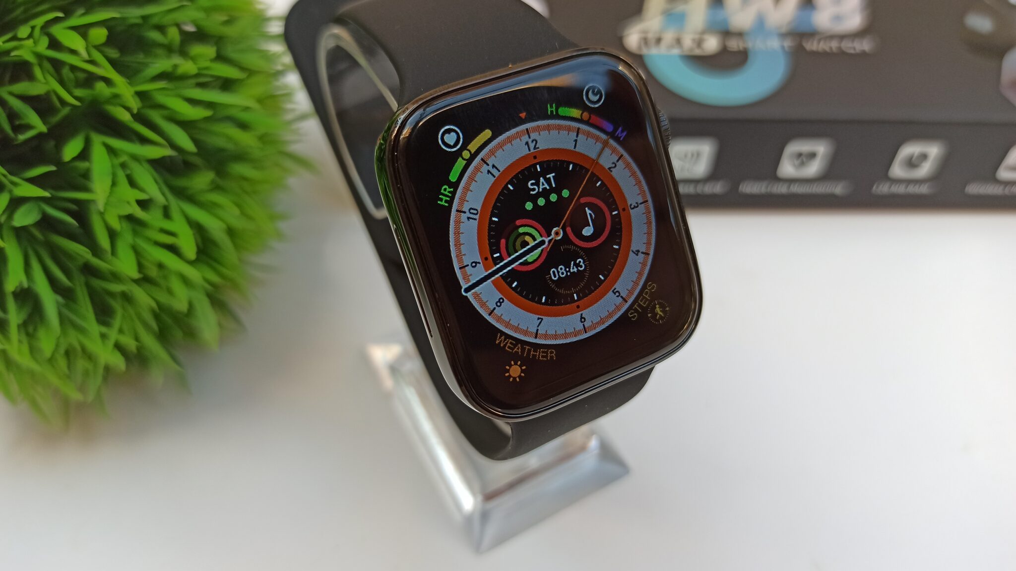 HW8 Max Review - New Upgrade with Similar Design to iPhone 14