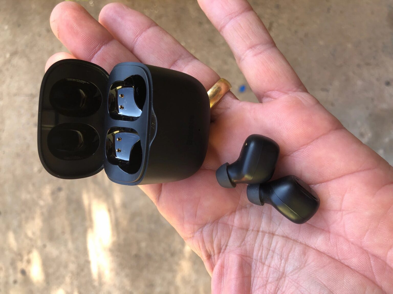 Baseus Encok W12 Review, Budget Earphone With Big Battery & Fast Charge