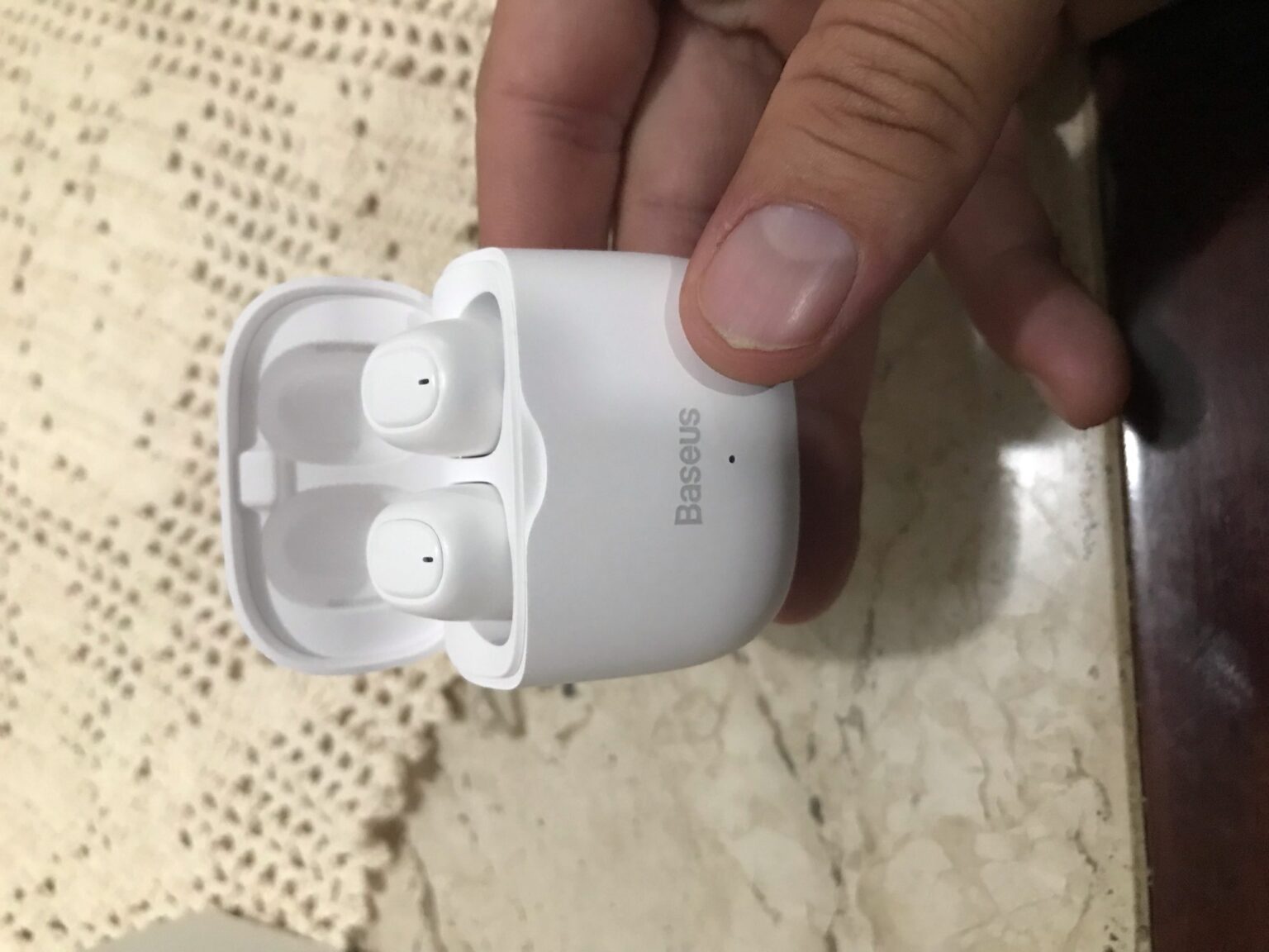 Baseus Encok W12 Review, Budget Earphone With Big Battery & Fast Charge