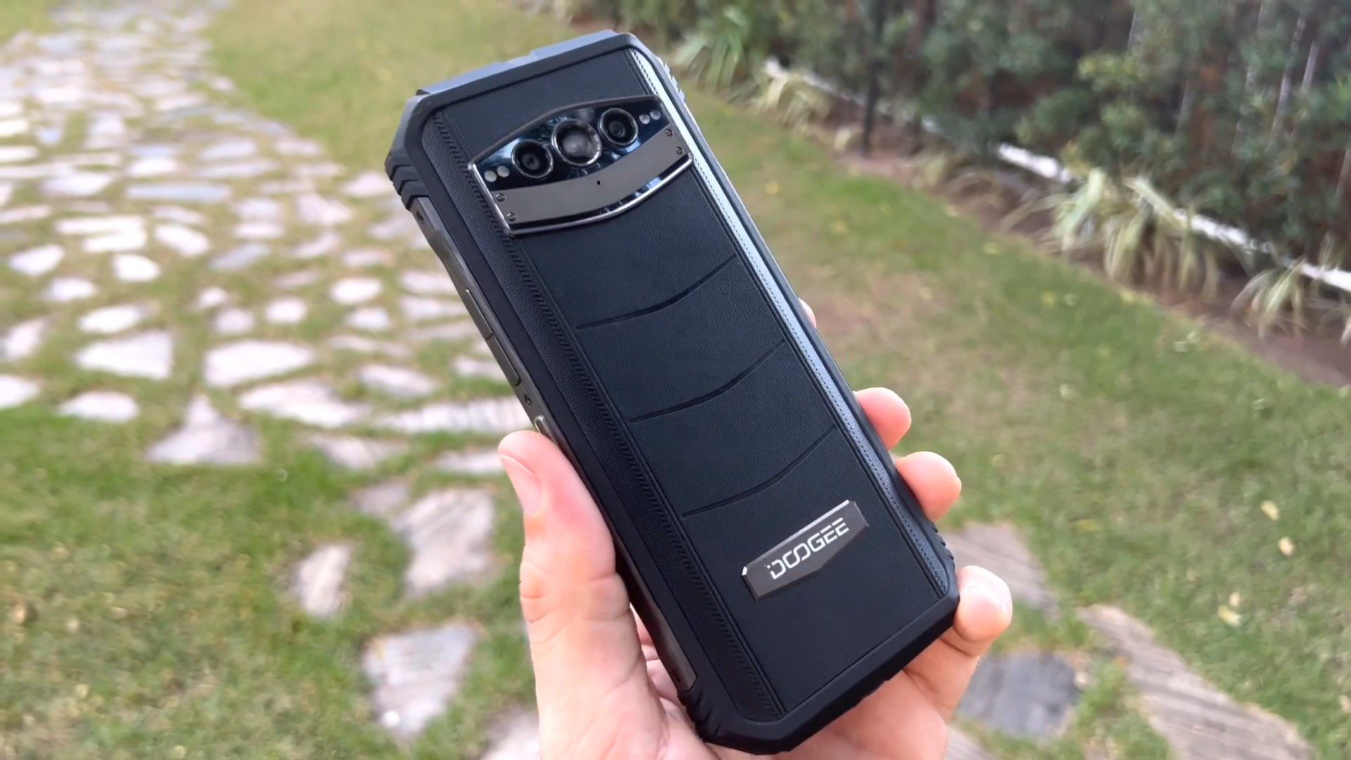Doogee V30 Review - Best Flagship Rugged Phone With eSIM Dual 5G