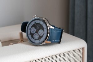 OPPO Watch X2 Hands-On: A Closer Look at Its Premium Design and ...